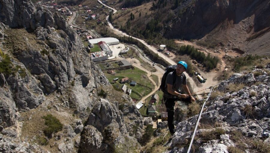 Adventure trip from Iasi: Hiking in the Carpathian Mountains - Exploring the Itinerary: What You Can Expect