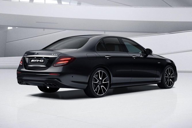 Airport Transfer: Warsaw Airport WAW to Warsaw by Business Car - Key Points