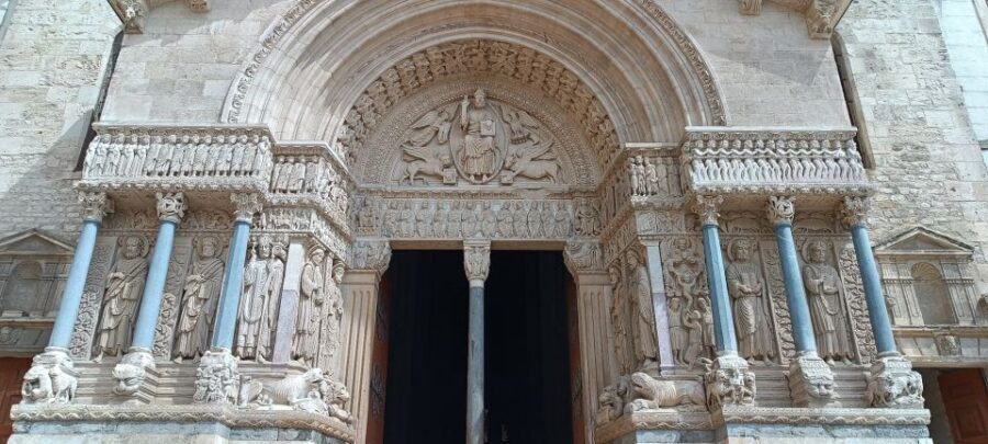 Aix-en-Provence: Arles, Baux, & Saint-Rémy-de-Provence Tour - Who Is This Tour Best Suited For?