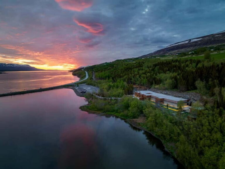 Akureyri: Admission to Forest Lagoon - Key Points