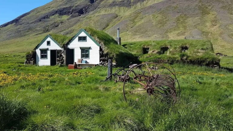 Akureyri: Super Jeep Tour with Icelandic Snacks - Detailed Breakdown of the Itinerary