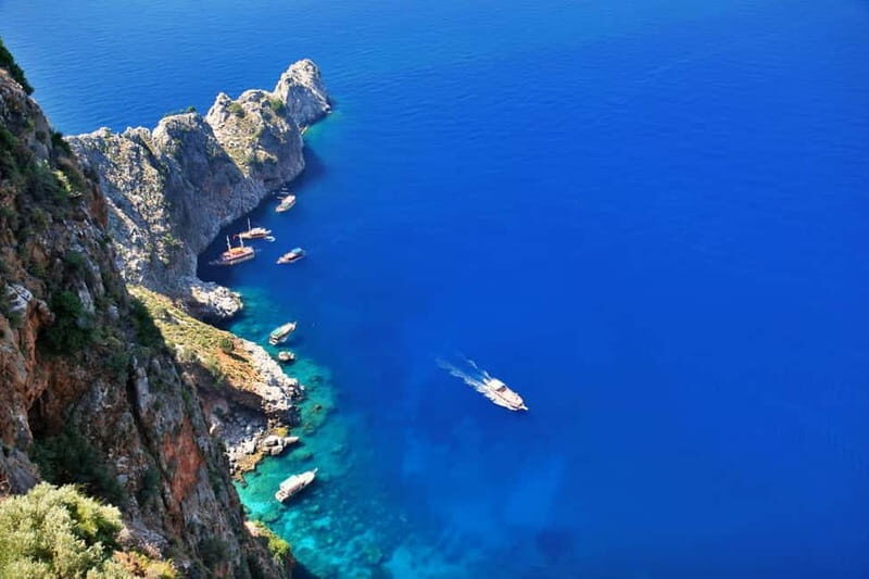 Alanya: Pirate Boat Party with Foam, Disco, Lunch & Drinks - Exploring the Coastline and Caves