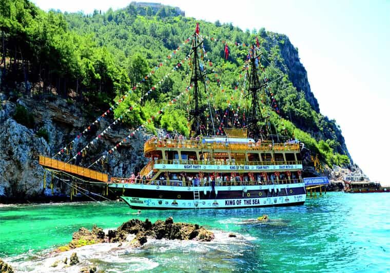 Alanya: Pirates Boat Trip with Lunch and Hotel Pickup - What Makes This Tour Stand Out