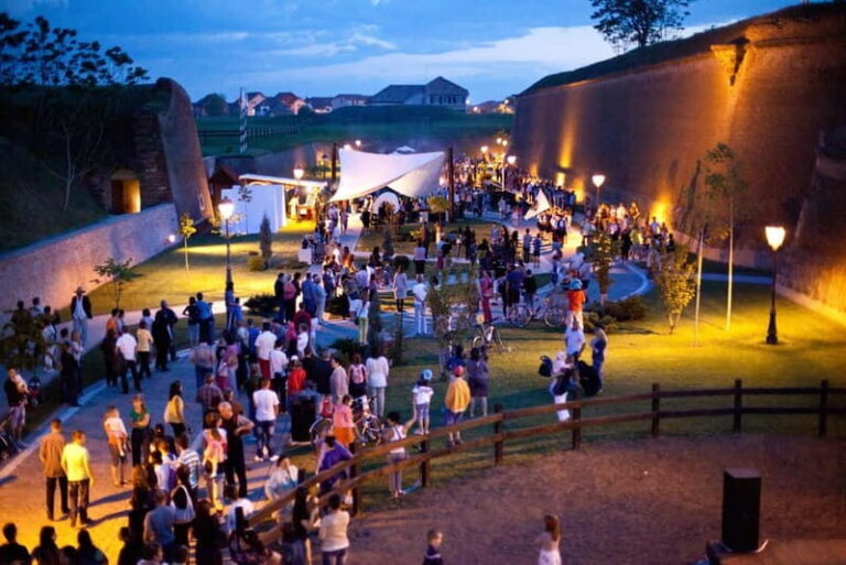 Alba Iulia: Carolina Citadel Guided Tour - Who Will Love This Tour