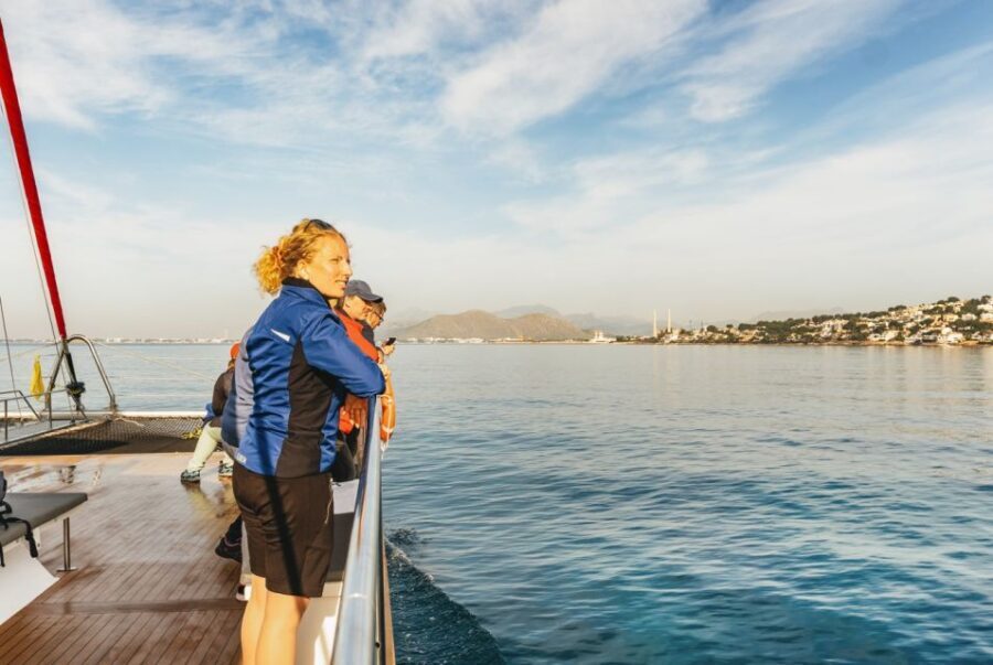 Alcudia: Sunset Catamaran Tour with Dinner and Snorkeling - What Makes This Catamaran Tour Special?