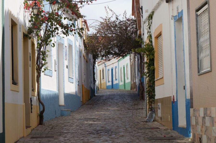 Algarve: Landscapes, Pottery, and Winery Tour - Who Should Consider This Tour?