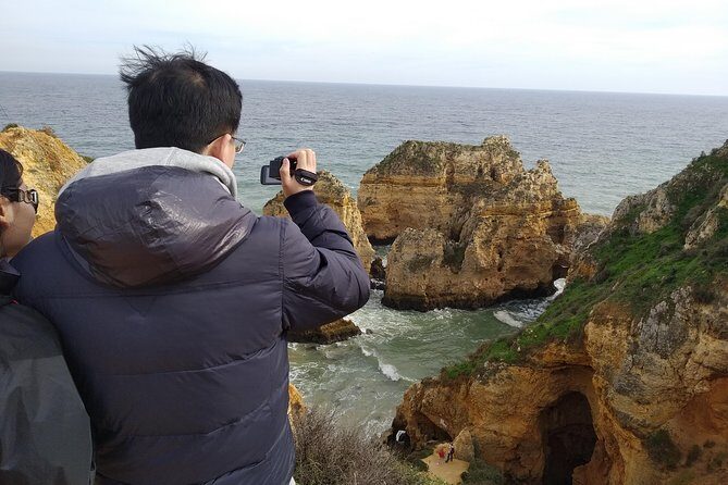 Algarve Tour w/ Benagil caves and Lagos city - FAQs