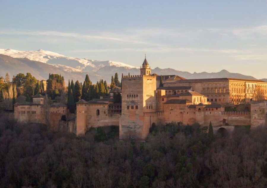 Alhambra & Generalife: Exclusive 3 hours Private Tour - Itinerary Breakdown