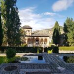 Alhambra: Generalife Gardens & Alcazaba Fast-Track Tour - Discovering the Alhambra: what makes this tour special?