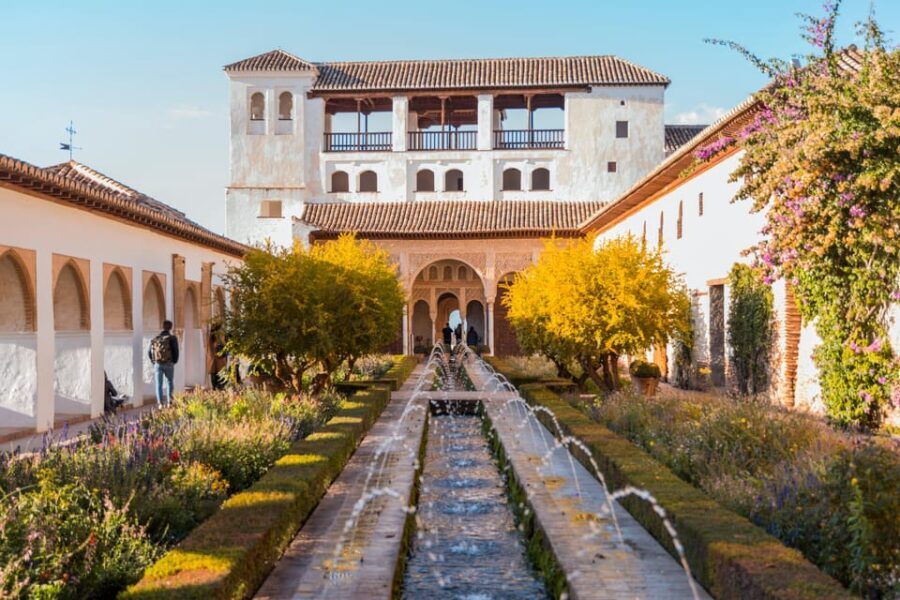 Alhambra Private Tour: Nasrid Palaces, Alcazaba & Generalife - Who Should Consider This Tour?