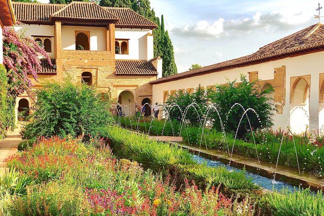 Alhambra Private Tour with Skip-the-line-tickets - An In-Depth Look at the Tour Itinerary