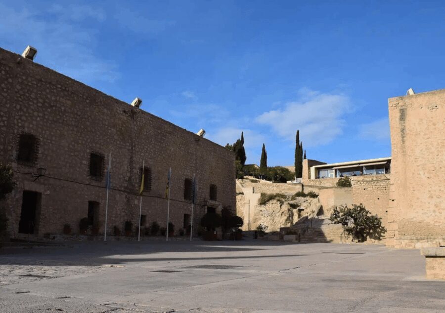 Alicante: Bullring and Castle Guided Tour with Taxi Transfer - The Sum Up: Is this tour worth your time?