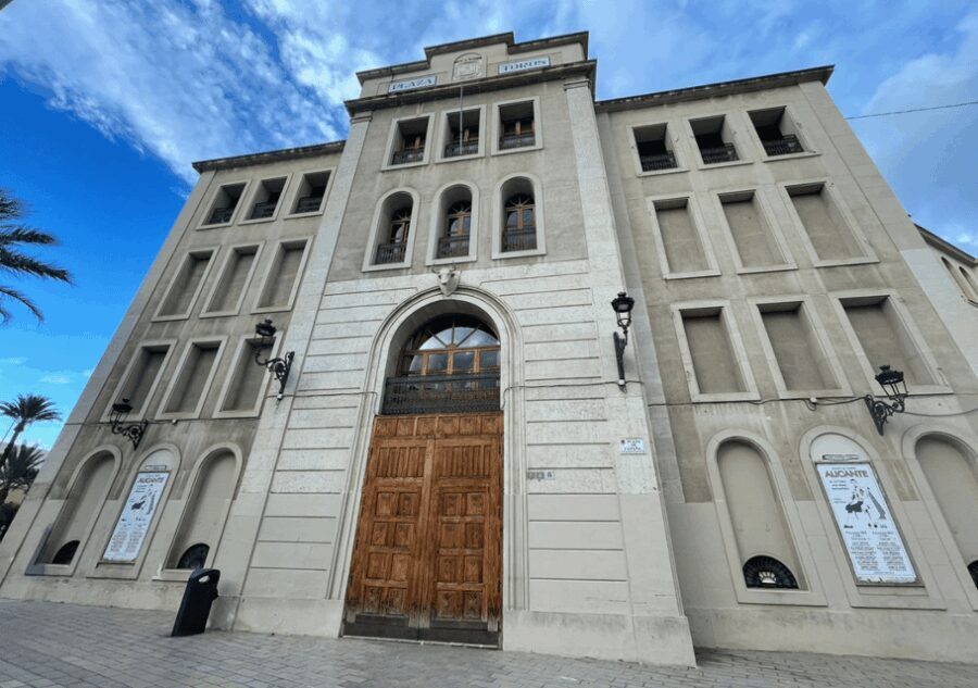 Alicante: Bullring and Central Market Gastronomic Tour - Who Will Love This Tour?