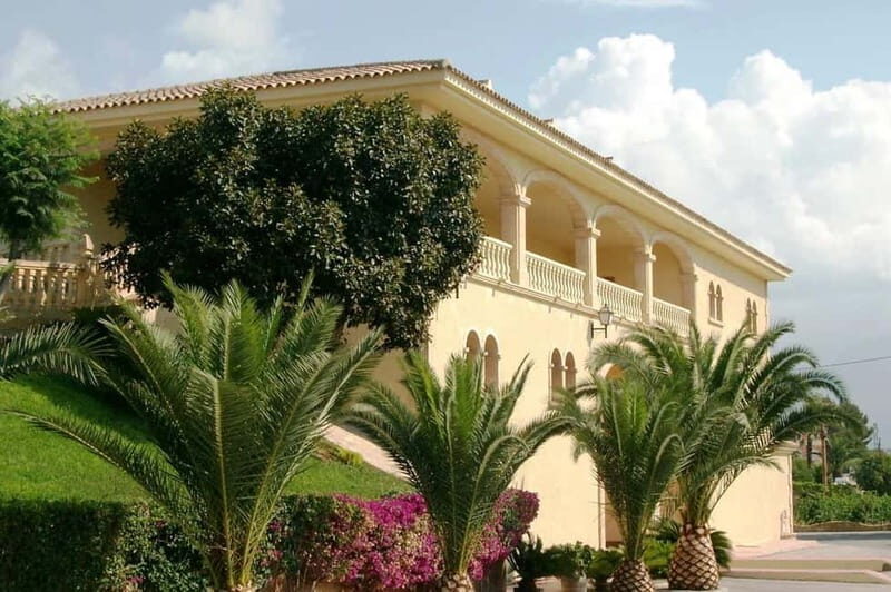 Alicante: Premium Winery with 7 Tastings and Guadalest Transfer Included - The Practicalities: What to Expect and Tips
