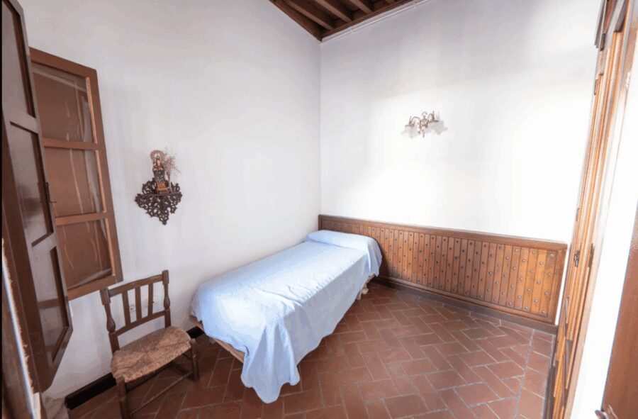 Almeria: Convent of the Puras Skip-the-Line Entry Ticket - Who Should Consider This Tour?