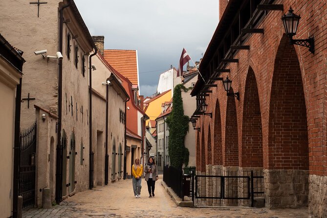 Alternative Riga: Central market and Moscow suburb tour - The Experience of a Private, Guided Exploration
