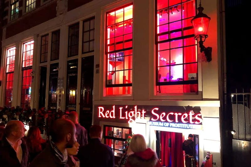 Amsterdam: 1,5-Hour Red Light District Tour - The Quality of Guides and Authentic Insights