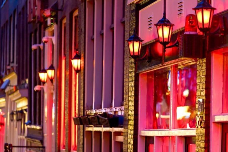 Amsterdam: After Dark Red Light District Tour - Why This Tour Is a Great Value