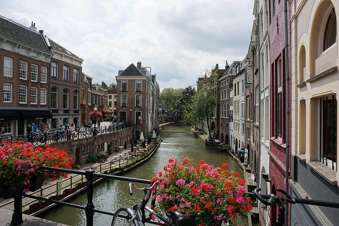 Amsterdam Airport Schiphol & Amsterdam City to Utrecht - The Vehicle and Comfort