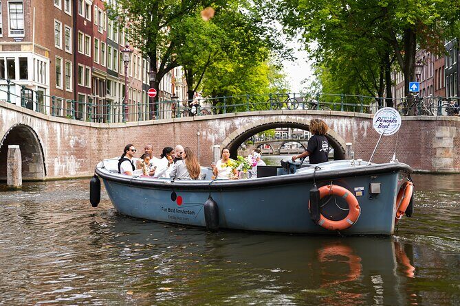 Amsterdam Canal Cruise with Dutch Pancakes and Drinks - The Experience: A Closer Look at the Tour Itinerary