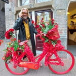 Amsterdam: City Centre, Guided Bike Tour on Flower Bikes - The Guide: Knowledgeable & Engaging
