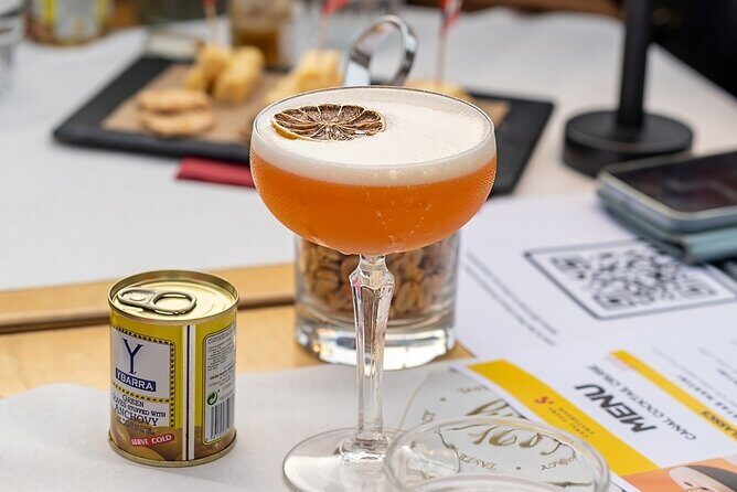 Amsterdam Evening Cocktail Cruise with snacks - Who Will Love This Experience?