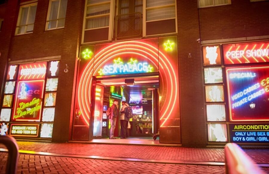 Amsterdam: Exclusive Red Light District Tour and Drink - How This Tour Fits Into Your Amsterdam Adventure