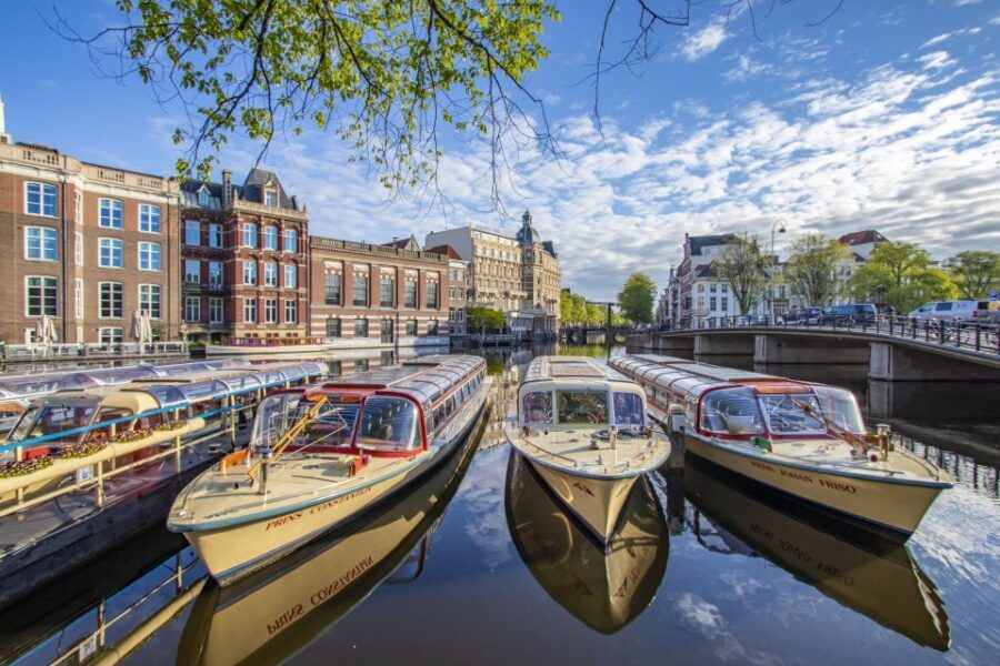 Amsterdam: Express Walk with a Local in 90 minutes - The Tour Breakdown