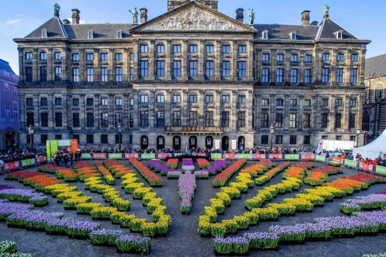 Amsterdam Hidden Gems: City Tour with an art historian - The Guided Walk: What You’ll Experience