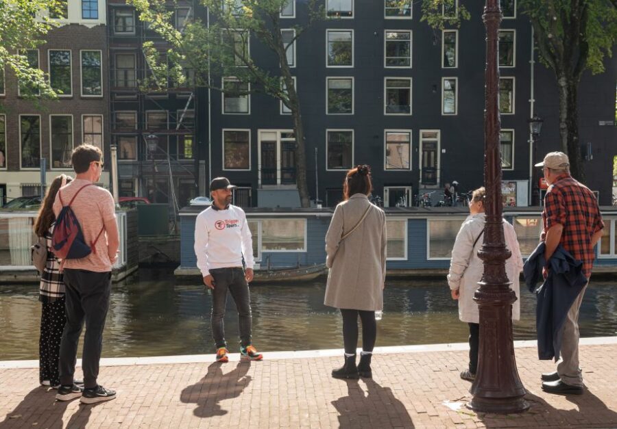 Amsterdam: Jewish Quarter and History Guided Tour - The Experience: A Balance of Honoring and Educating