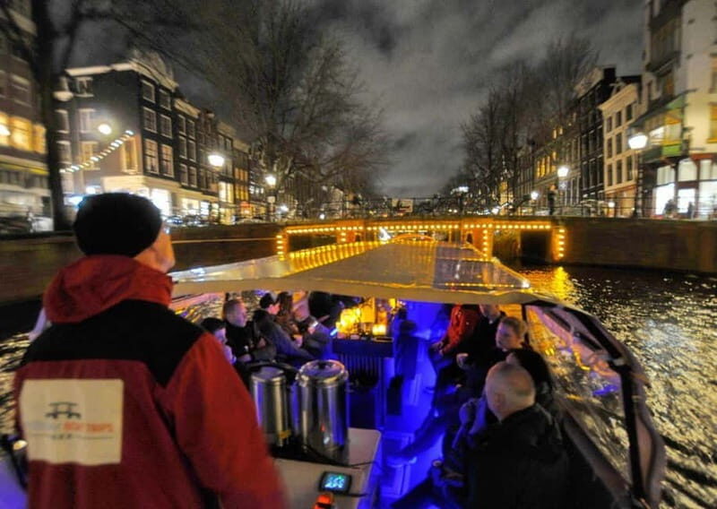 AMSTERDAM LIGHT FESTIVAL: #1 CANAL CRUISE INCL. DRINKS - The Drinks and Atmosphere