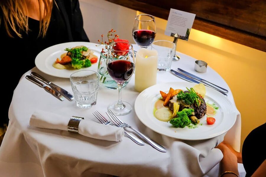Amsterdam: Luxury Saloon Boat Cruise with 3-Course Dinner - What the Reviews Say