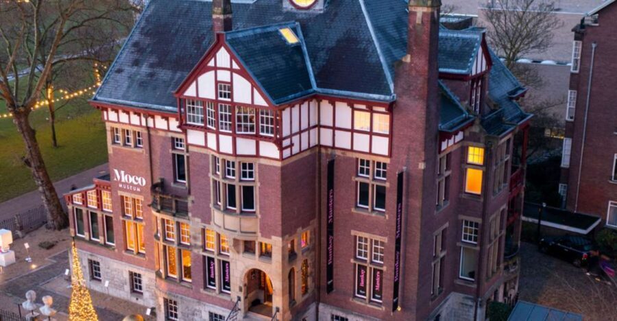 Amsterdam: Moco Museum & Nightclubs Admission Combo w/ Taxi - The Itinerary in Detail