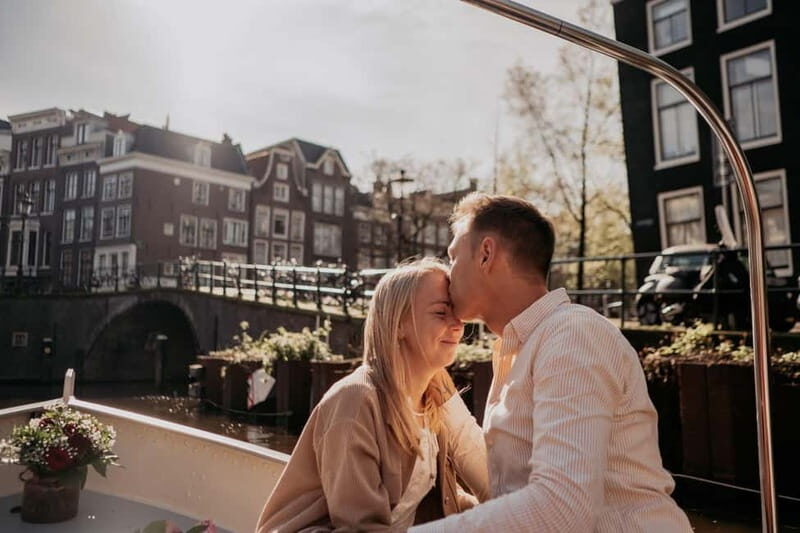 Amsterdam: Private Romantic Canal Cruise w. Prosecco/Snacks - The Itinerary in Detail