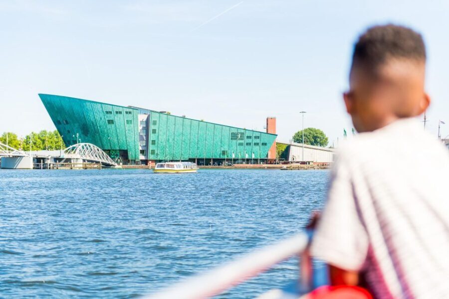 Amsterdam: Traditional Canal Cruise with Bar on Board - Why This Tour Offers Great Value