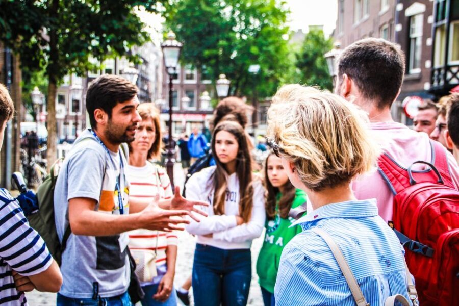 Amsterdam: Walking Tour with Dutch Pancake Lunch - The Walking Itinerary: A Walk Through History and Neighborhoods