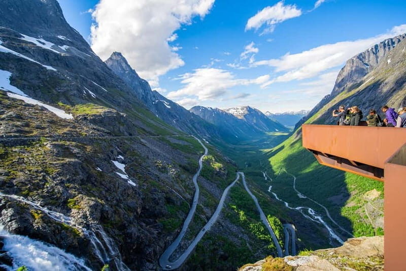 Åndalsnes: Trollstigen Viewpoint Bus Tour with a Local Guide - Why Travelers Love This Tour