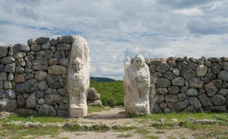 Ankaras Bronze Age Tour: Hattusas, Yazilikaya & Alacahöyük - Alacahöyük and Its Museum