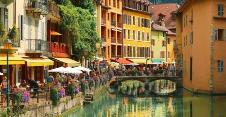 Annecy: Express Walk with a Local in 60 minutes - Why the Small Group Matters
