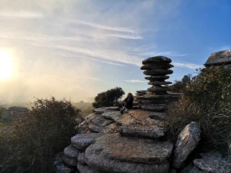 Antequera: Dolmens and El Torcal Tour with Transfer - Discovering the Megalithic Dolmens of Antequera