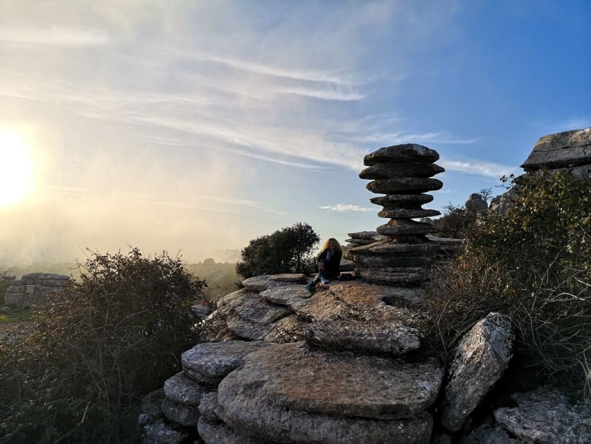 Antequera: Dolmens and El Torcal Tour with Transfer - Discovering the Megalithic Dolmens of Antequera