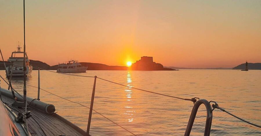 Aperitive at sunset on sailboat-Swim and paddle-Antibes Cape - The Experience in Detail