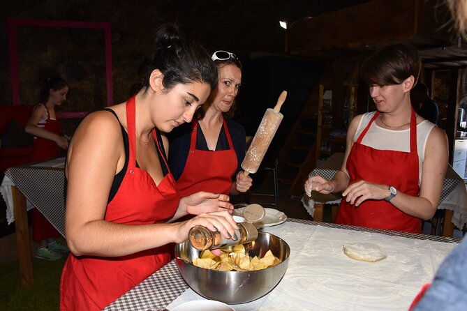 Apple Strudel & Prezel Cooking Class incl. Dinner & Music - Why You’ll Love the Apple Strudel & Pretzel Cooking Class