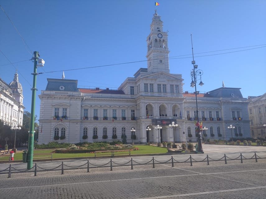 Arad Downtown Dream Tour - Tour Stop 1: The Palace of Culture