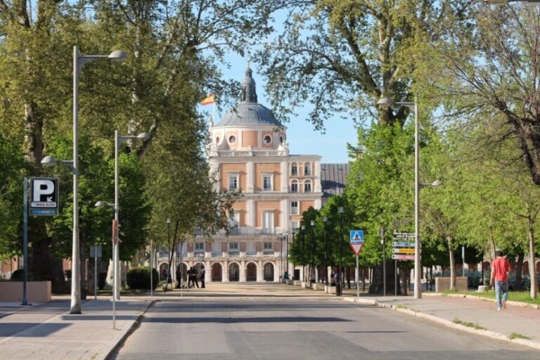 Aranjuez: City and Gardens Guided Walking Tour - Exploring Civil and Cultural Landmarks