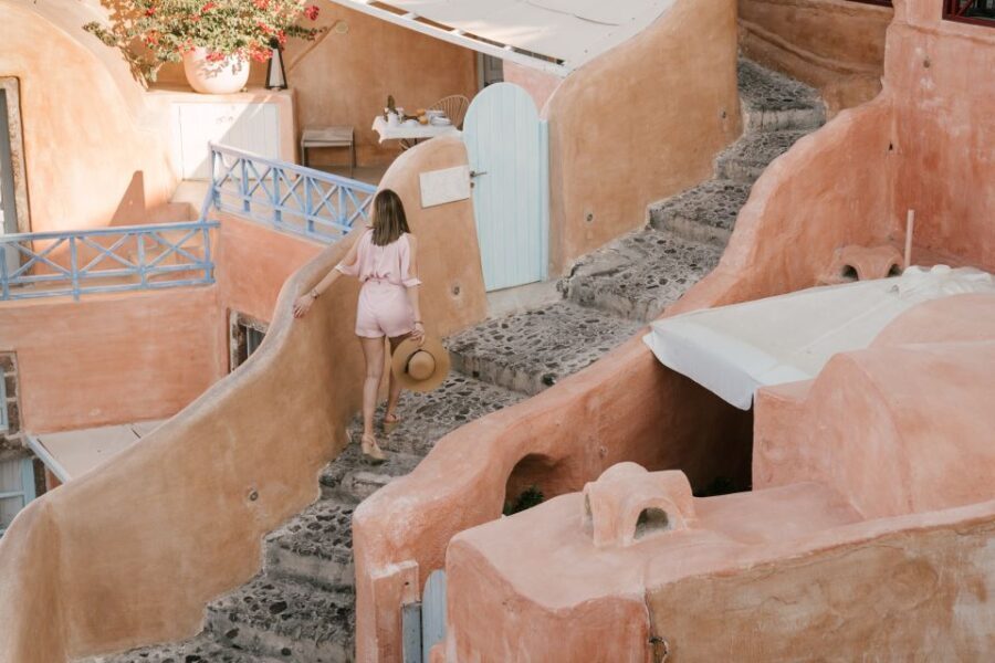 Archaeological Bus Tour To Akrotiri Excavations & Red Beach - What Makes This Tour Stand Out