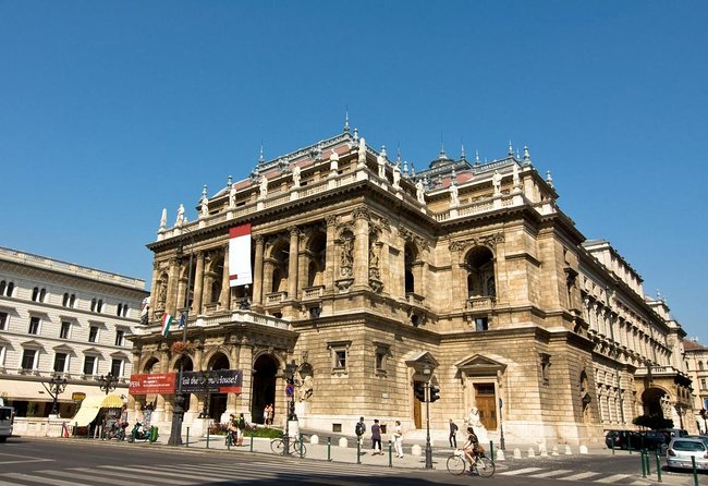 Architectural Budapest: Private Tour with a Local Expert - Key Points
