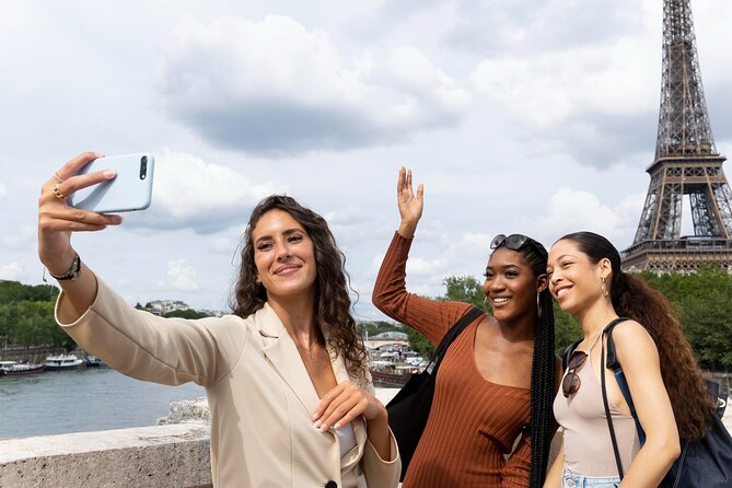 Around the Eiffel Tower Walking Tour with Selfie & Photoshoot - Key Points