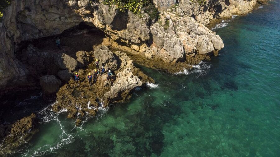 Arrábida: Setubal, Sesimbra Coasteering & Speedboat Tour - Itinerary Breakdown: What to Expect