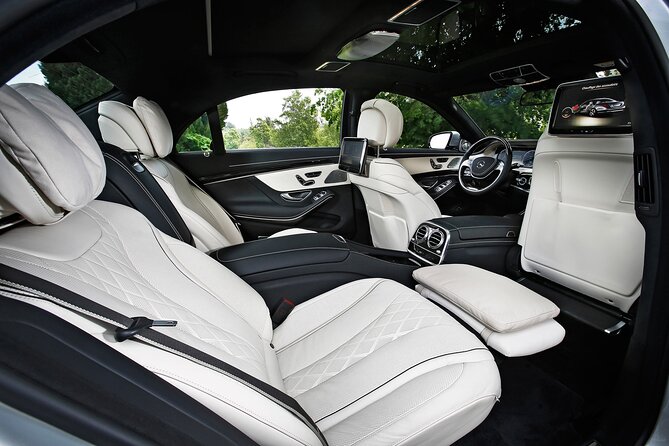 Arrival Transfer: Porto Airport OPO to Porto in Luxury Car - Ideal First Impression — A Private Luxury Transfer from Porto Airport
